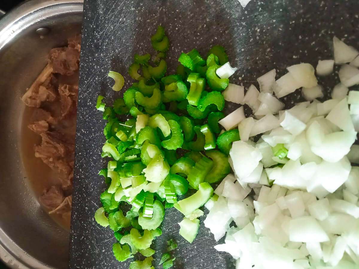 Beef broccoli soup (Tender and crunchy)
